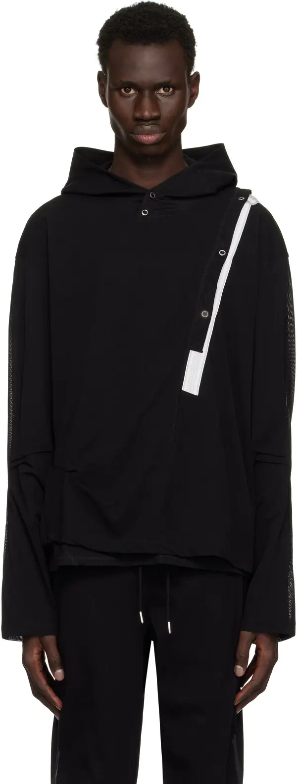 34382105~black